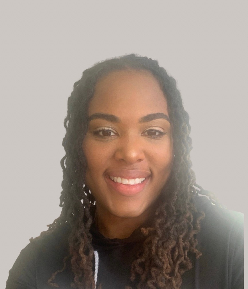 Meet Michaela Moore of Michaela's Candle - Voyage Memphis Magazine